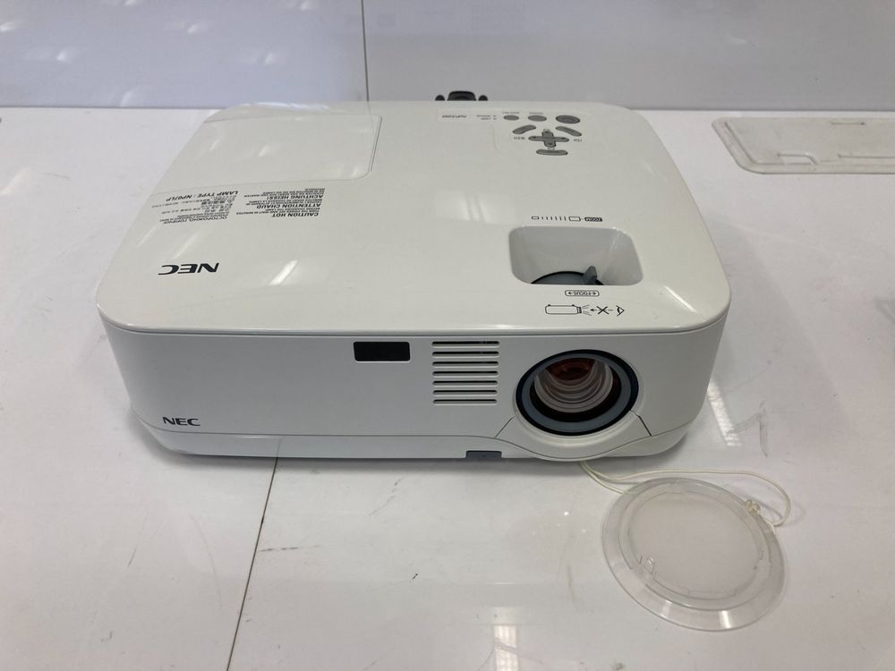 NEC NP500G LCD Beamer | Kaufen auf Ricardo