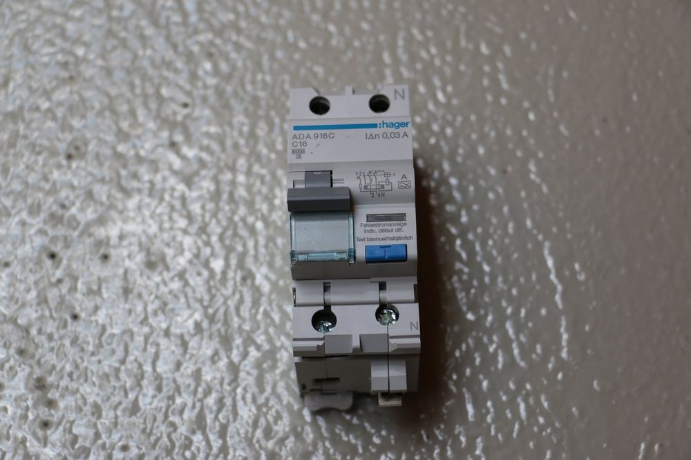 Fehlerstrom-Leitungsschutzschalter Hager 1P+N 6kA C16A 30mA (Gebraucht) in Galgenen für CHF 26.5 ...