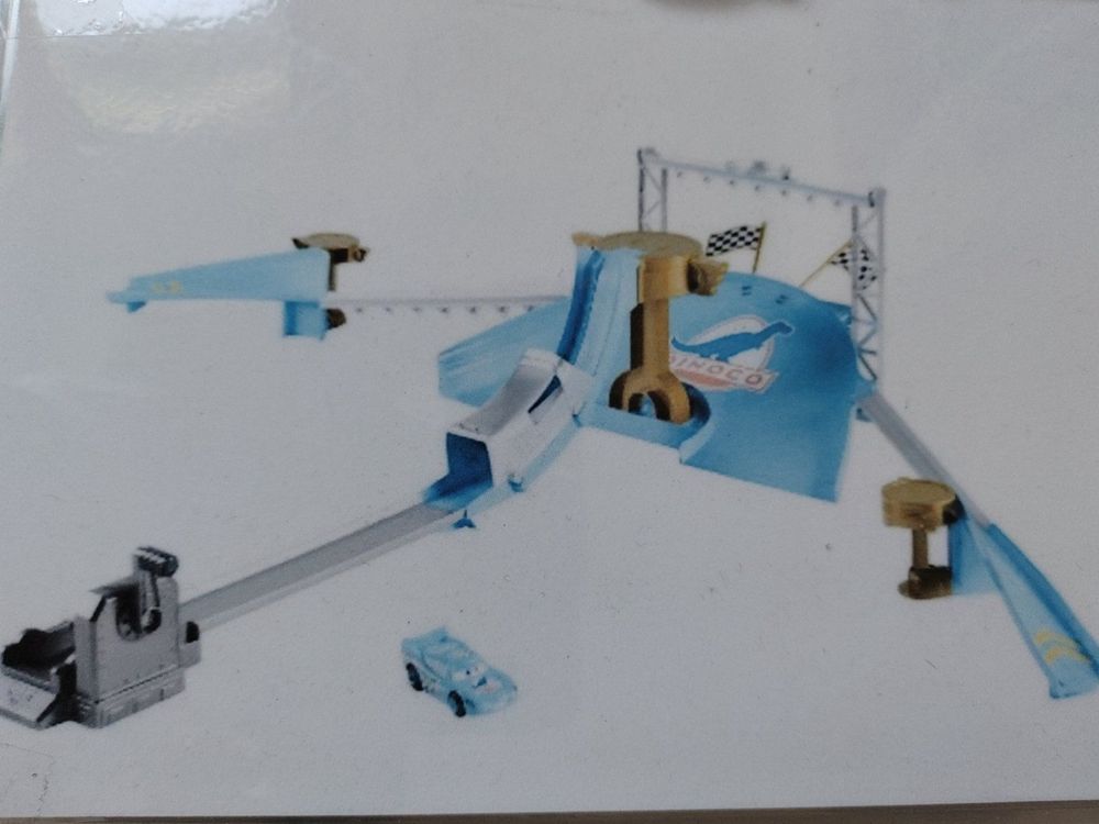 Rennbahn Cars Stunt Racers Dinoco mit Auto (Gebraucht) in Strengelbach ...