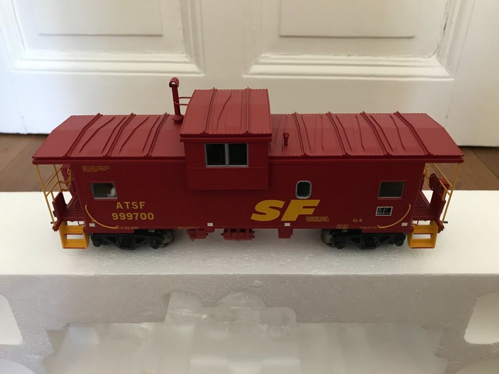 Atlas Santa Fe Merger 7621 EV Caboose 999700 Limited Edition (Neu und ...