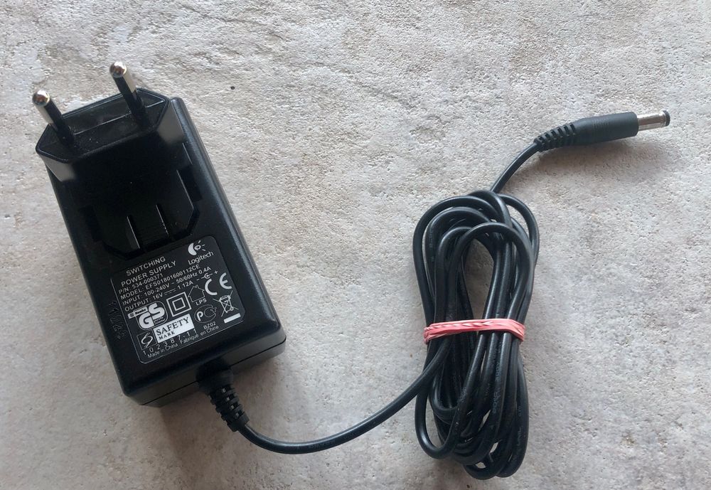 Logitech Netzteil, EFS01801600112CE, 16V 1.12A, Orginal (Gebraucht) in ...