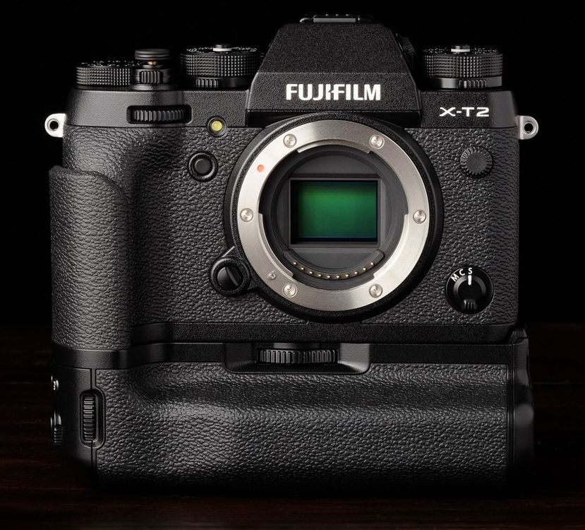 Fuji X-T2 mit Vertical Grip VBP-XT2 und Mini-Blitz EF-X8 | Kaufen auf Ricardo
