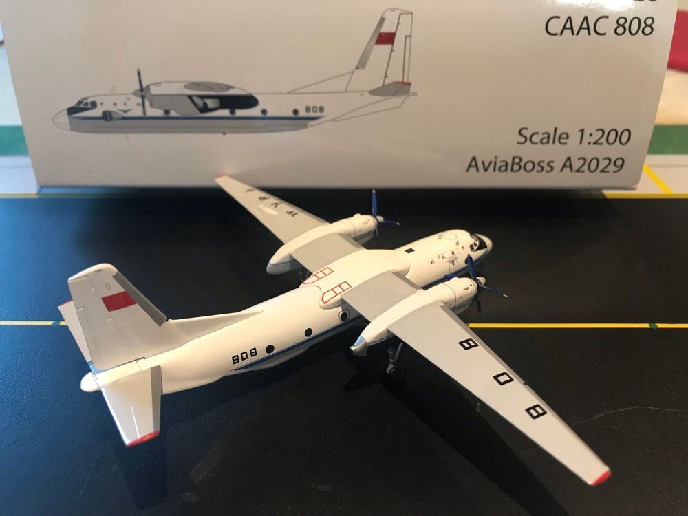 Antonov An-26 CAAC 1:200 Metall (Neu und originalverpackt) in ...