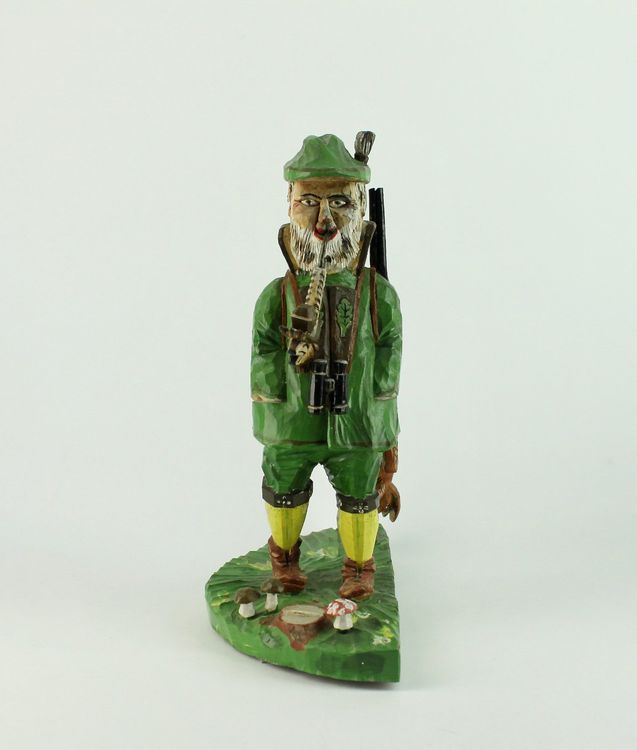 JÄGERFIGUR, HOLZ GESCHNITZT. MONOGRAMMIERT HF. (Gebraucht) in Grandcour für CHF 50 – mit ...