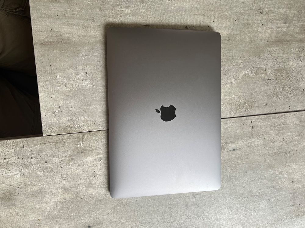 MacBook Air M1 Late 2020 + souris + sacoche de transport | Kaufen auf ...