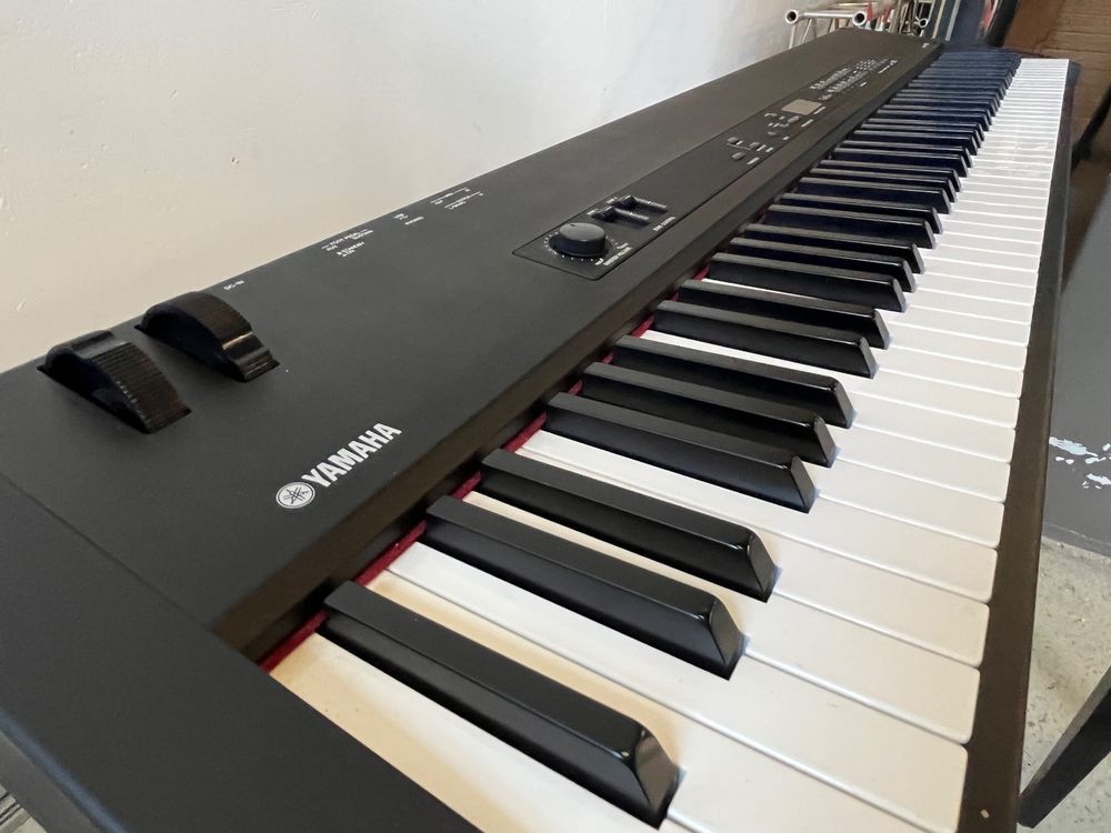 Yamaha CP33 Stage-Piano proessional mit Ständer/Sitz (Gebraucht) in für ...
