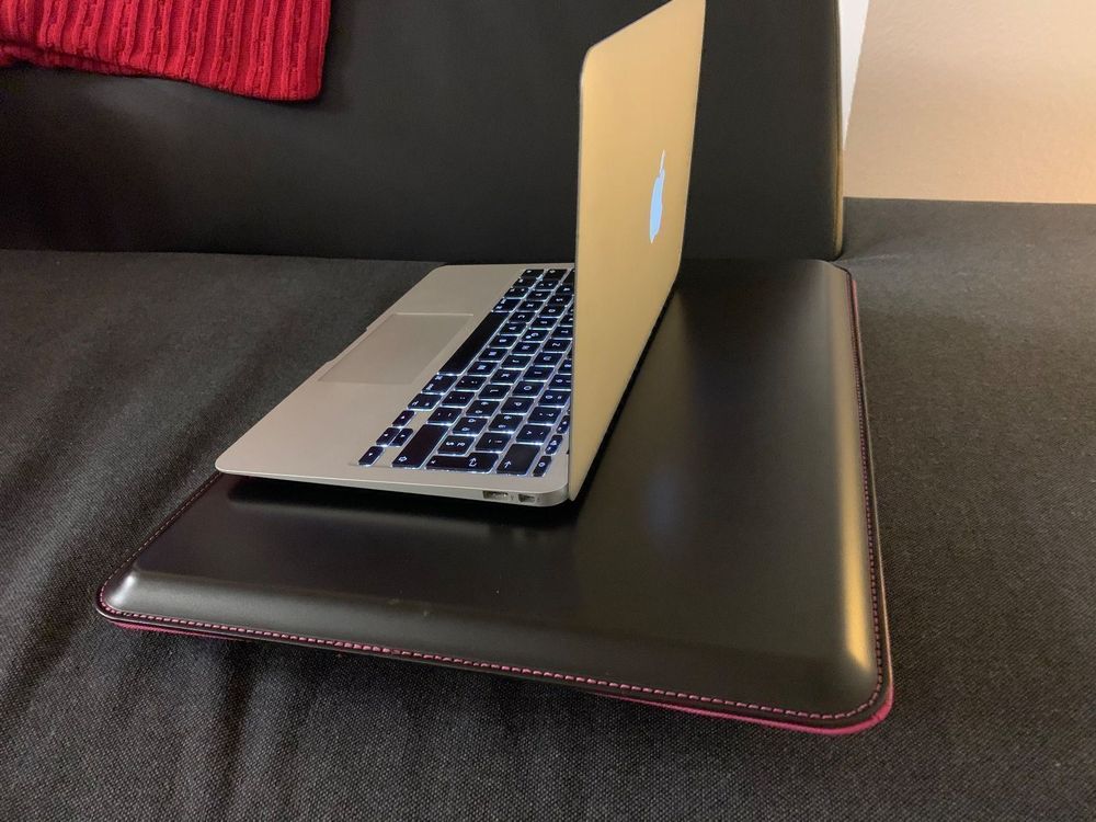 Laptophalter / laptop knee table (Gebraucht) in Zug für CHF 1 – mit ...