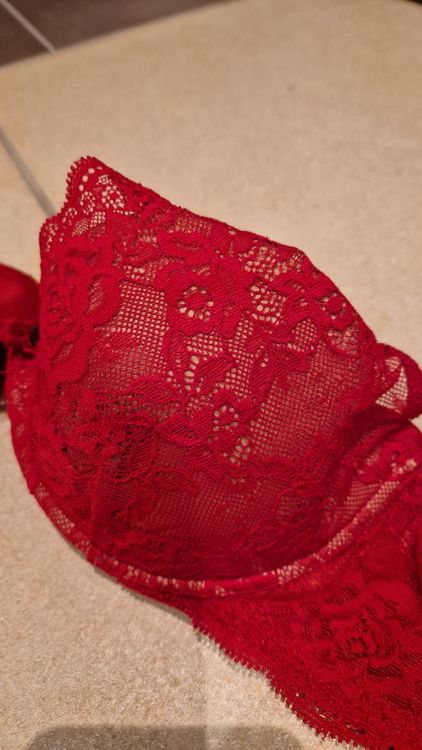 BH Intimissimi C80 rot mit String (Gebraucht) in Lichtensteig für CHF ...