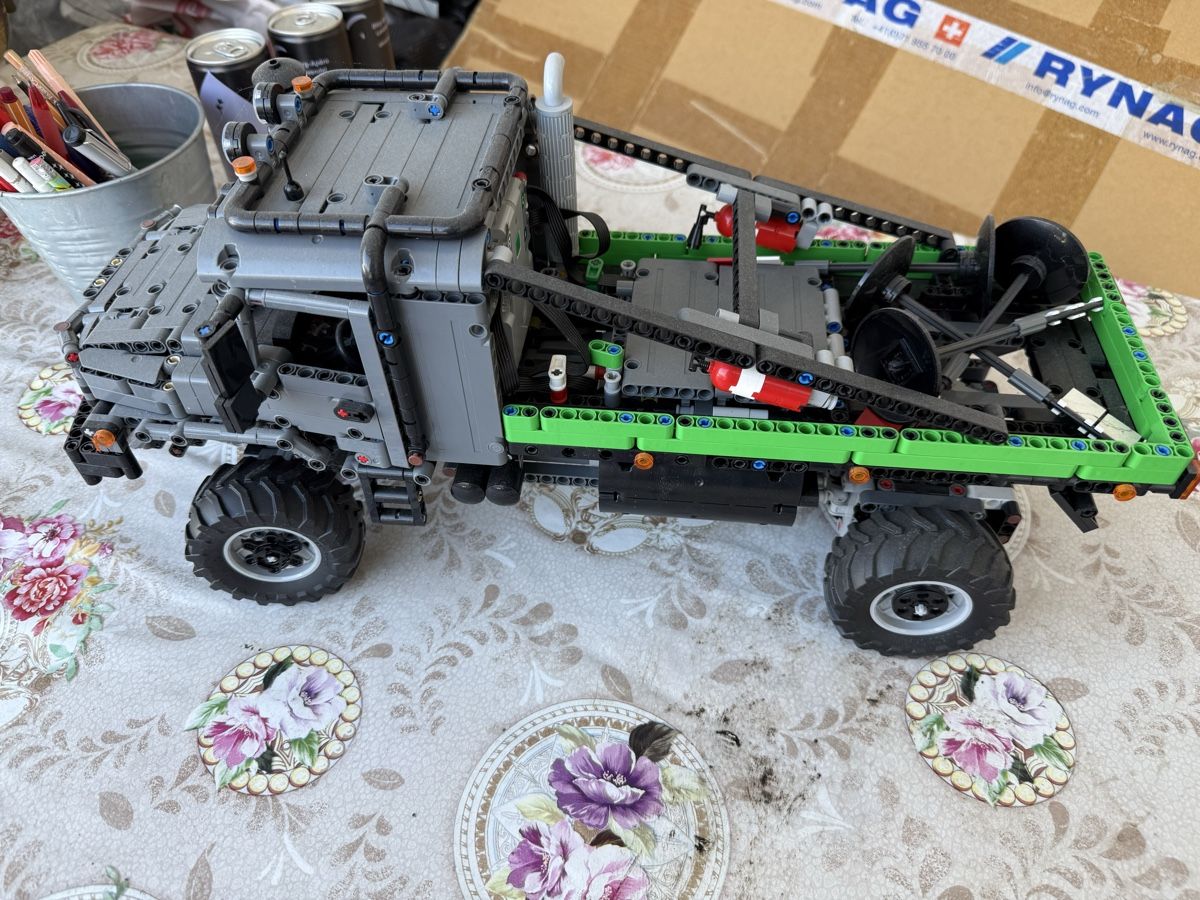 LEGO Technic Mercedes-Benz Unimog U 400 - Top Zustand! (Gebraucht) in ...