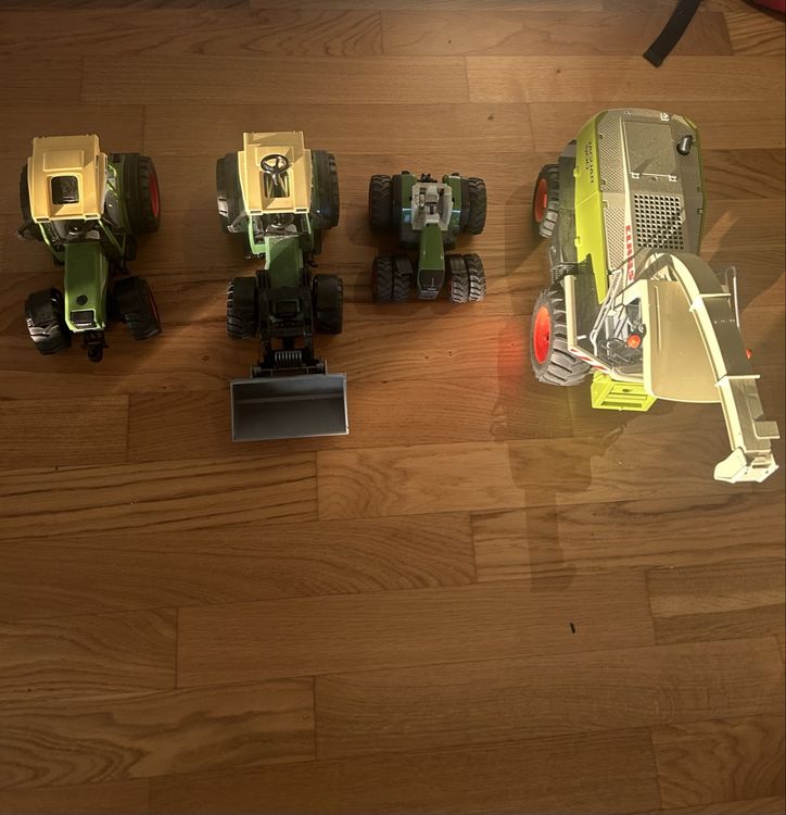 Spielzeug Traktoren (Gebraucht) in Otelfingen für CHF 15 – nur Abholung ...