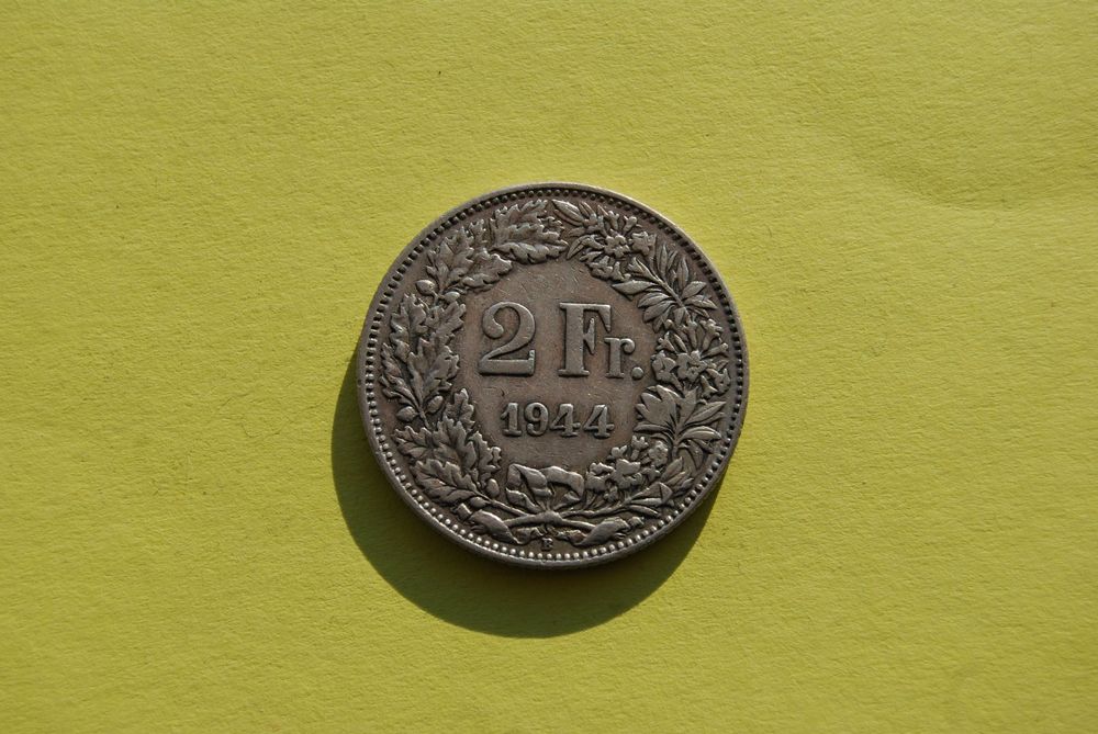 1 Münze 2 Franken 1944 (Gebraucht) in Rüfenacht BE für CHF 5 – mit Lieferung auf Ricardo kaufen