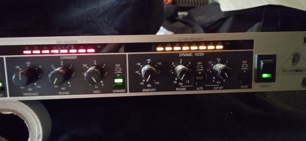 BEHRINGER DENOISER SNR 2000 (Gebraucht) in Zénauva für CHF 50 – mit Lieferung auf Ricardo kaufen