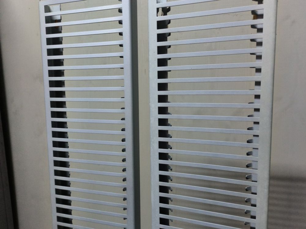 2er-Set Bodenständer für CDs (Gebraucht) in Wabern für CHF 20 – nur ...