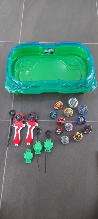 12 Beyblades Burst mit Arena (Gebraucht) in Niederwil AG für CHF 40 ...