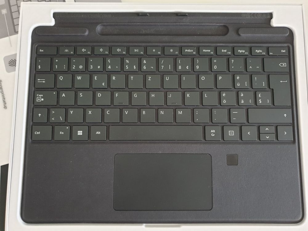 Microsoft Surface Pro keyboard mit Fingerprint Reader (Gebraucht) in ...
