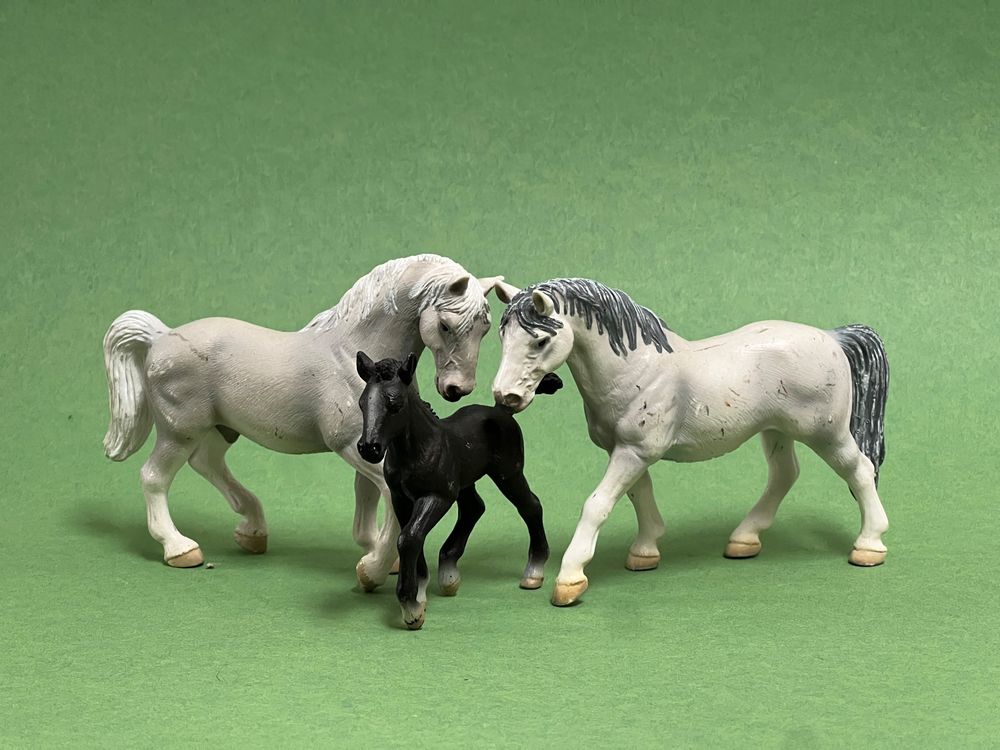 Schleich Lipizzaner Stute Fohlen Wallach Pferd Pferde (Gebraucht) in Ennetbaden für CHF 25 – mit ...