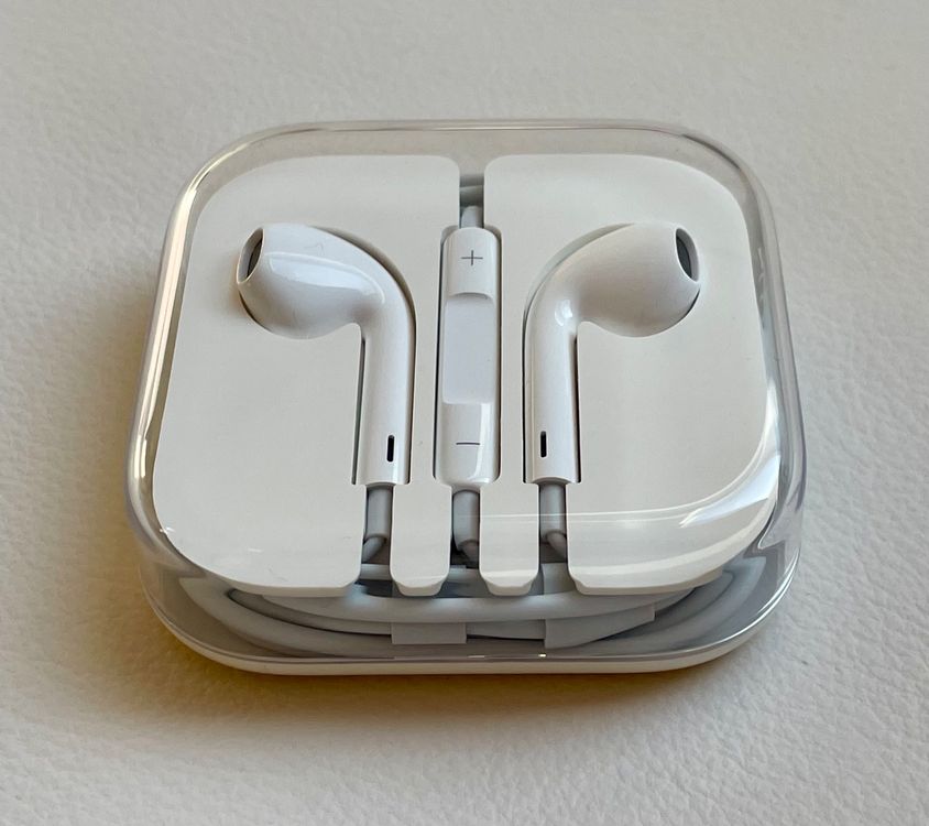 Original Apple Kopfhörer mit Mikro und Fernbedienung (Gebraucht) in ...