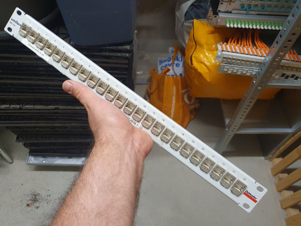 Dätwyler mps 24 Patchpanel 24 19Zoll Rack 19" 24xRJ45 modul (Gebraucht ...