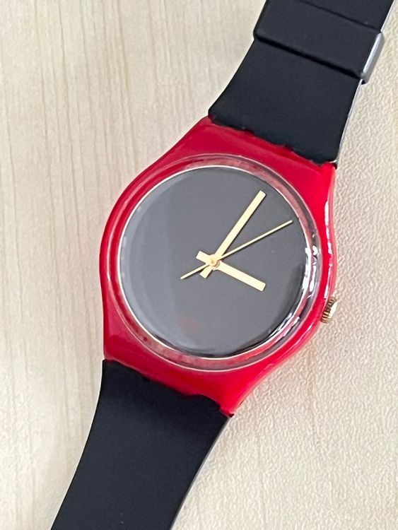 Coole Swatch Gent Uhr, rot/schwarz. (Gebraucht) in Grenchen für CHF 18 ...