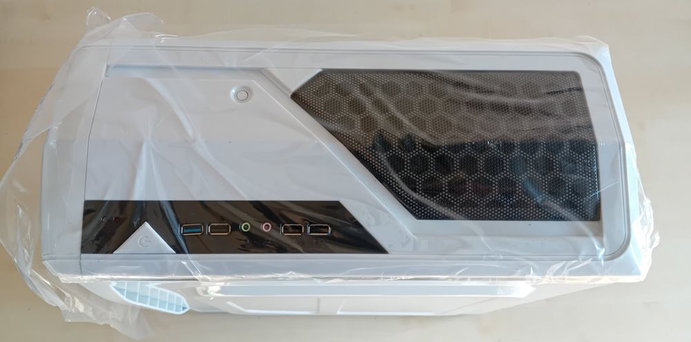 PC Gehäuse Mid Tower weiss mit Sichtfenster ab 1.- (Neu und ...