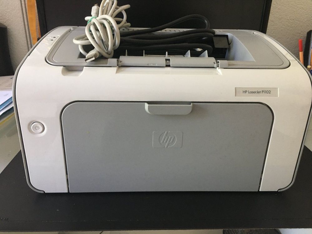 Laser Drucker HP P1102 inkl. alle Kabel + Toner Neuwertig | Kaufen auf ...