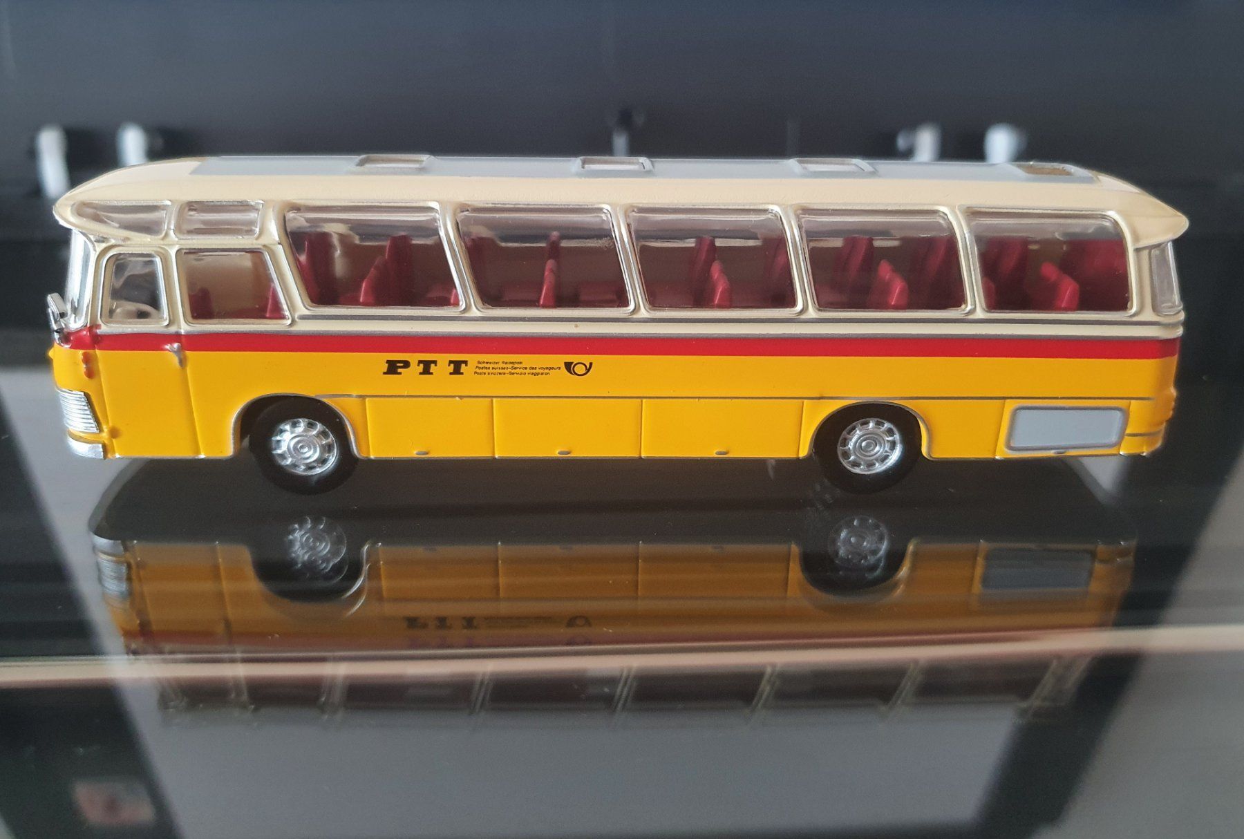 Brekina PTT PostAuto Bus Saurer NS12 1:87 Kunststoff (Neu (gemäss ...