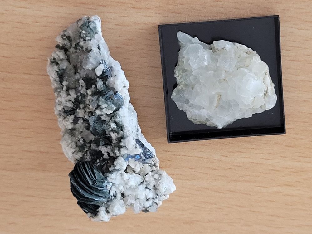 Prehnit von den stotzigen Firsten, Hämatit vom ChliFurkahorn | Kaufen ...