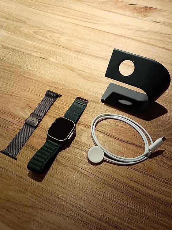 Apple Watch Ultra 2 Cellular, Milanese schwarz & Alpine loop (Gebraucht ...