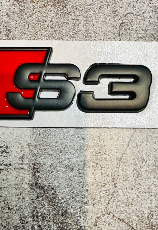 Audi S3 Emblem Schriftzug Logo aus Metall Rot/Schwarz Matt (Neu und originalverpackt) in ...