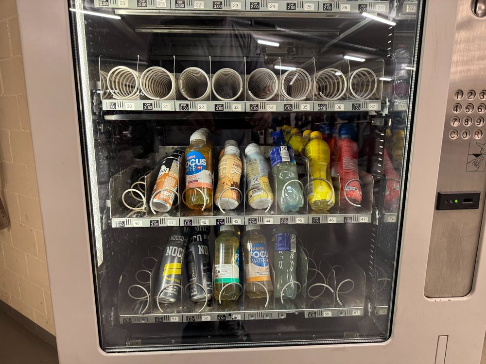 * SELECTA GETRÄNKE / SNACKAUTOMAT * (Gebraucht) in Aarau für CHF 200 ...