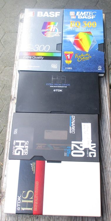 5 x VHS Video Kassetten , 180, 240 und 300 min (Gebraucht) in Oeschgen für CHF 6 – mit Lieferung ...
