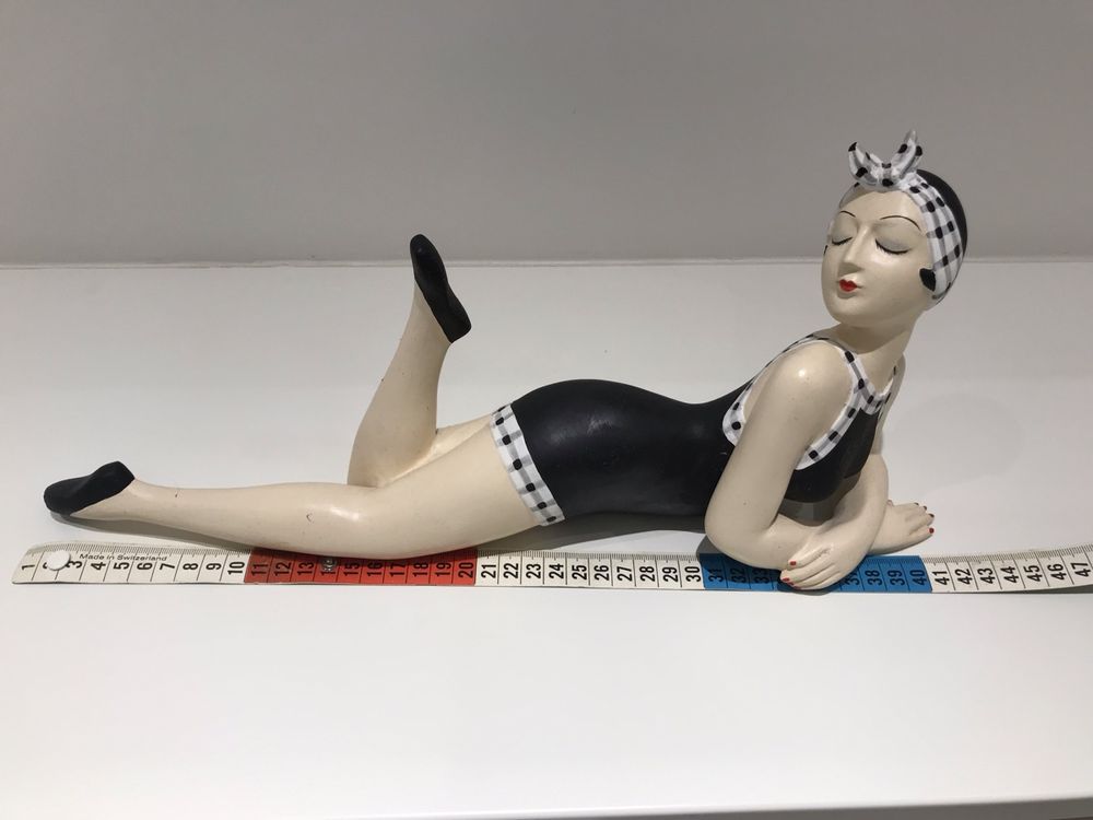 Frau im Badekleid (Neu (gemäss Beschreibung)) in Binningen für CHF 50 – mit Lieferung auf ...