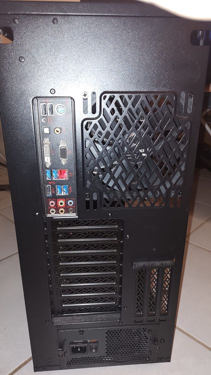 PC Workstation mit high-end Gehäuse | Kaufen auf Ricardo