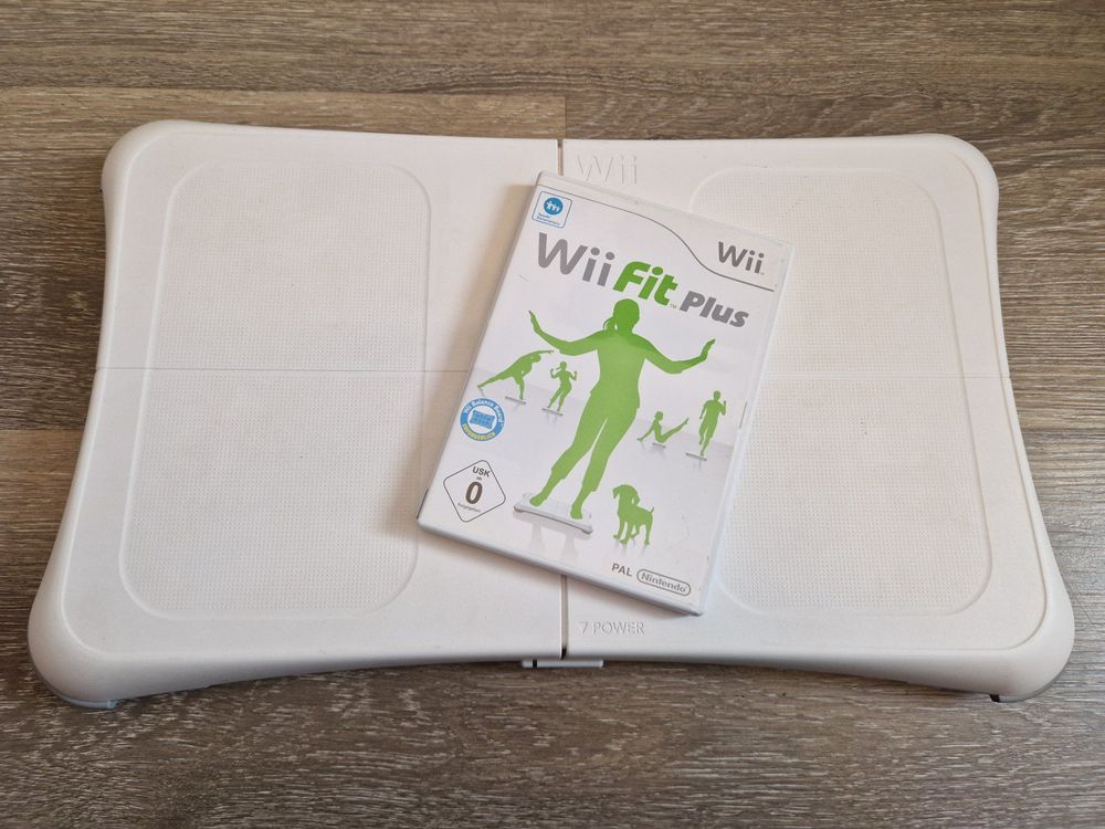 Nintendo Wii Balance Board inkl. Wii Fit Plus (Gebraucht) in Villigen ...