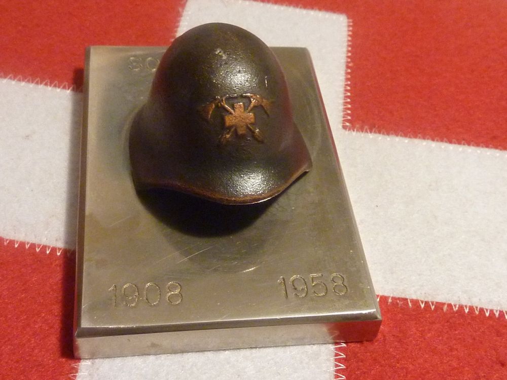 Feuerwehr SOLOTHURN 1908-1958 Briefbeschwerer Feuerwehr Helm (Gebraucht ...
