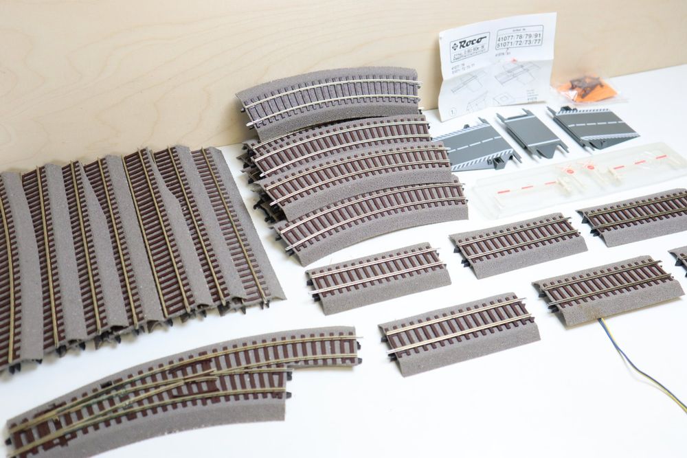 ROCO Line 25 x Weiche & Schienen H0 Set & Bahnübergang | Kaufen auf Ricardo