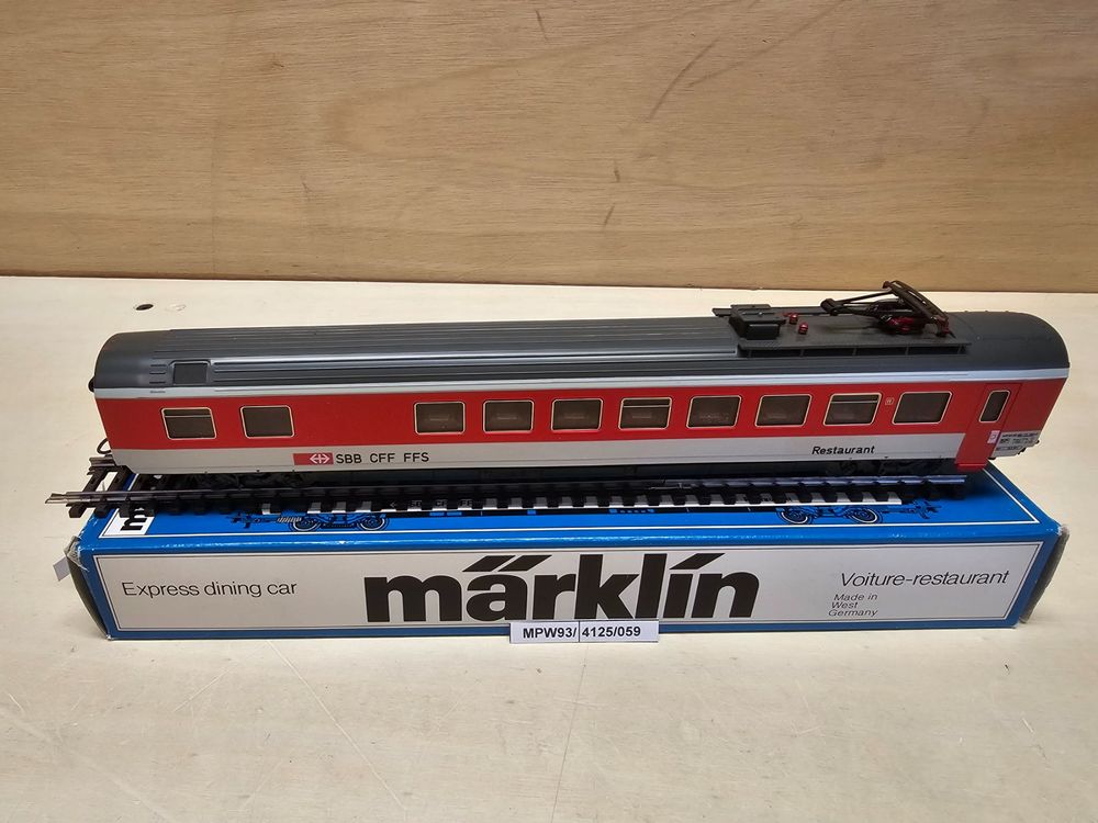 Märklin 4125 - SBB D-Zug Speisewagen WR4, zinnoberrot/grau (Neu und originalverpackt) in Waengi ...