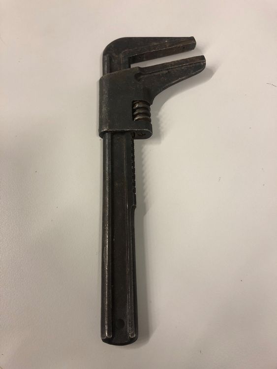 Engländer Parallelschlüssel Antik Werkzeug (Gebraucht) in Emmenbrücke für CHF 23 – nur Abholung ...