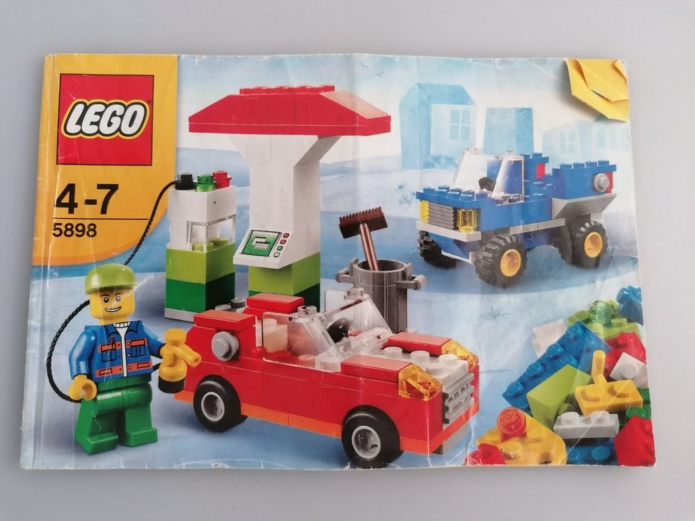 Lego Tankstelle (5898) (Gebraucht) in Pfäffikon SZ für CHF 2 – mit ...