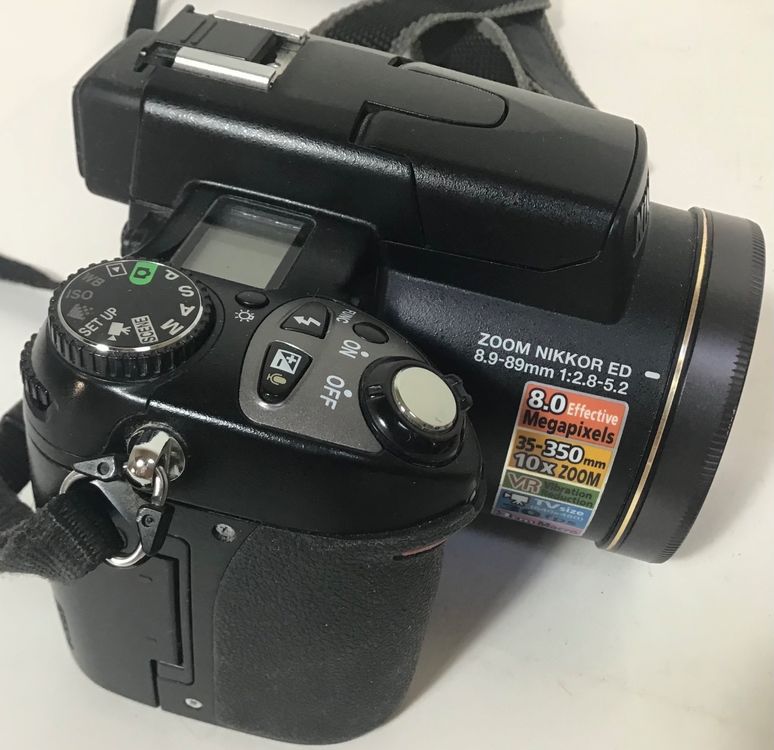 Nikon E8800 Fotoapparat mit Ladegerät | Kaufen auf Ricardo
