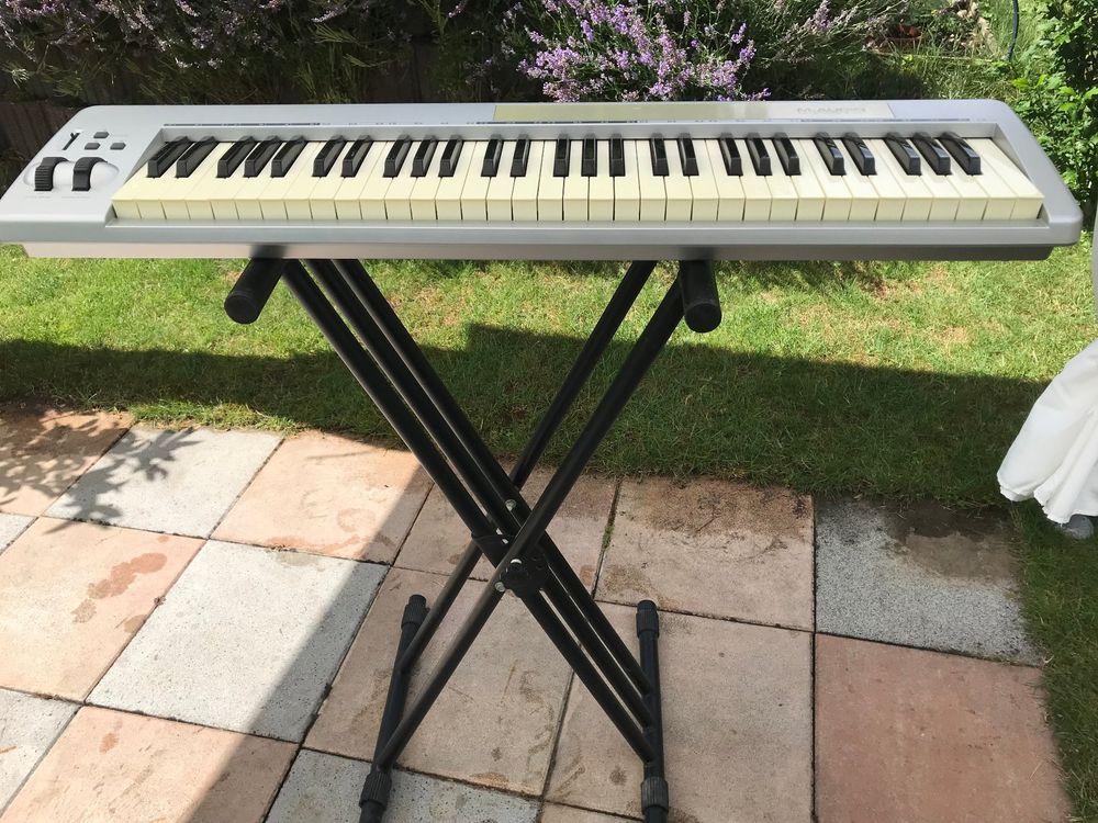 Keyboard - M-Audio Keystation 61 es silbergrau inkl Gestell | Kaufen ...