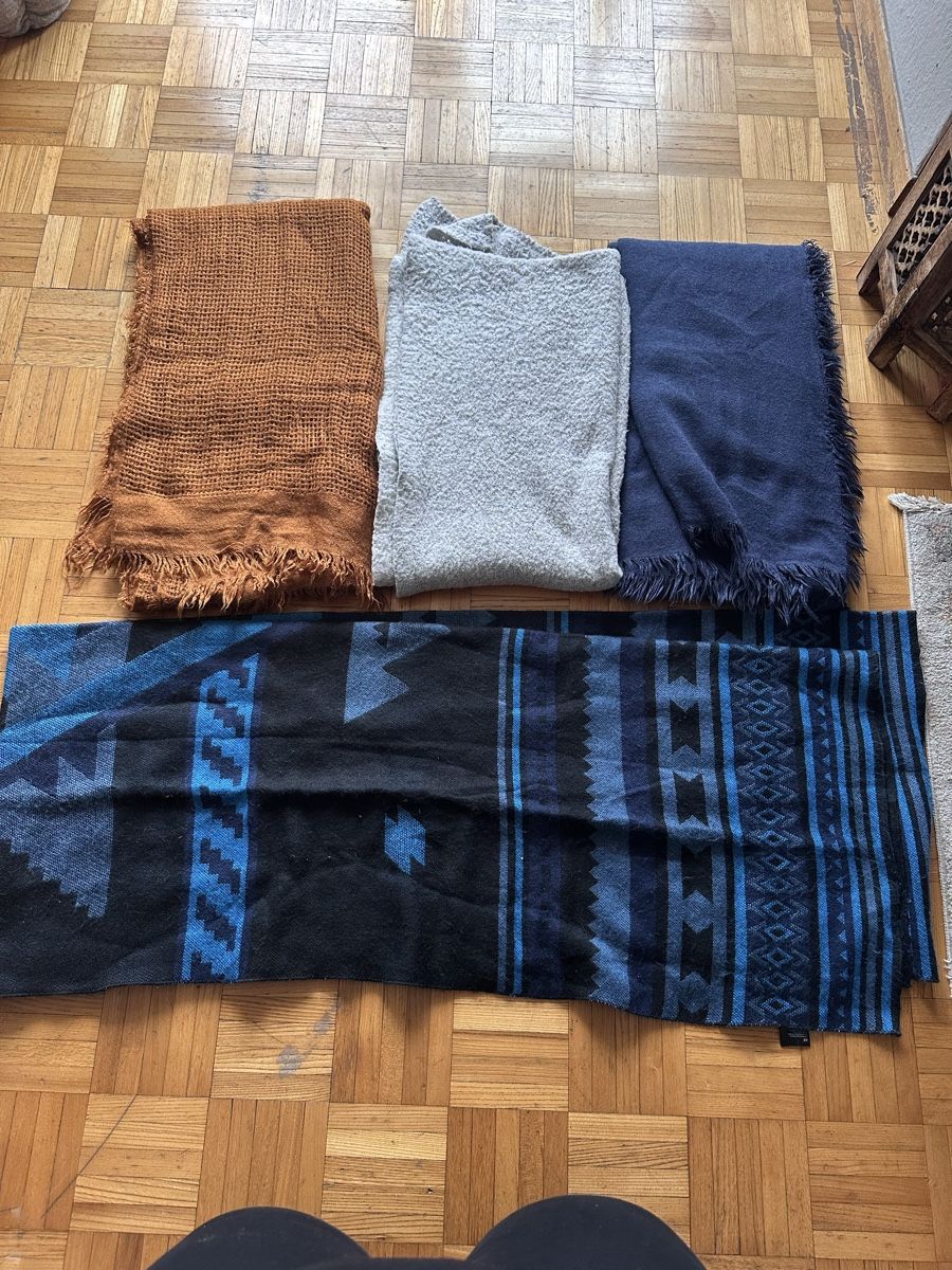 Strickschal Set, 4 Stück, kuschelig warm für den Winter! (Gebraucht) in ...