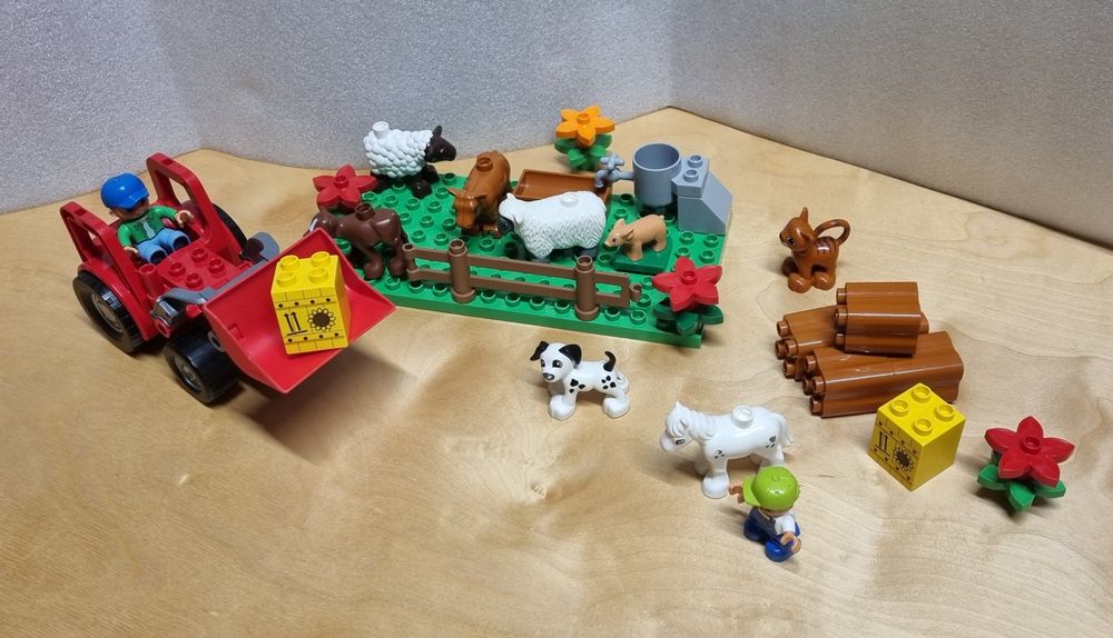 LEGO Duplo Farm Tractor with Animals (Gebraucht) in Basadingen für CHF ...