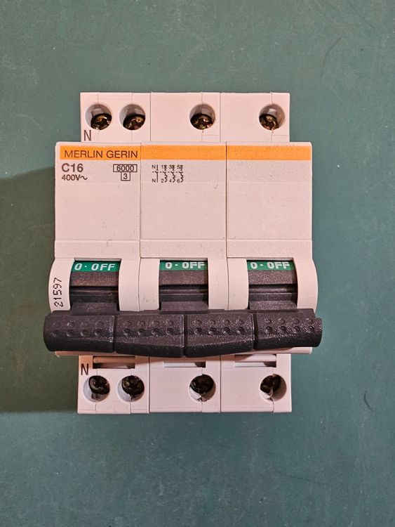 Leitungsschutzschalter C16 3P+N Merlin Gerin | Kaufen auf Ricardo