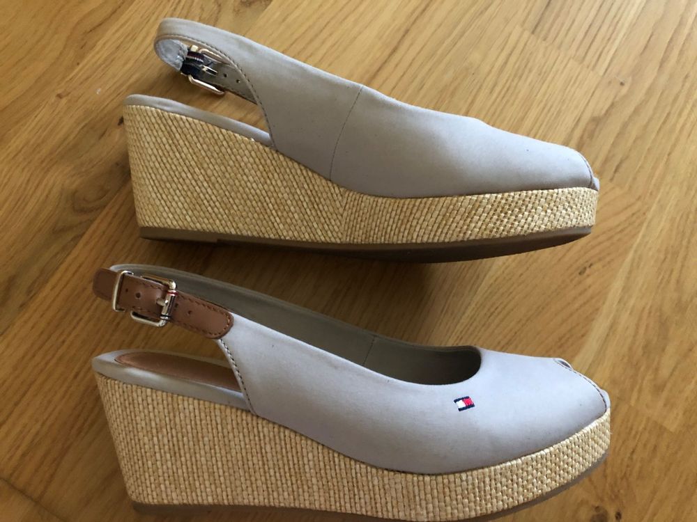 Tommy Hilfiger Keilsandaletten | Kaufen auf Ricardo Tommy Hilfiger Keilsandaletten | Kaufen auf Ricardo