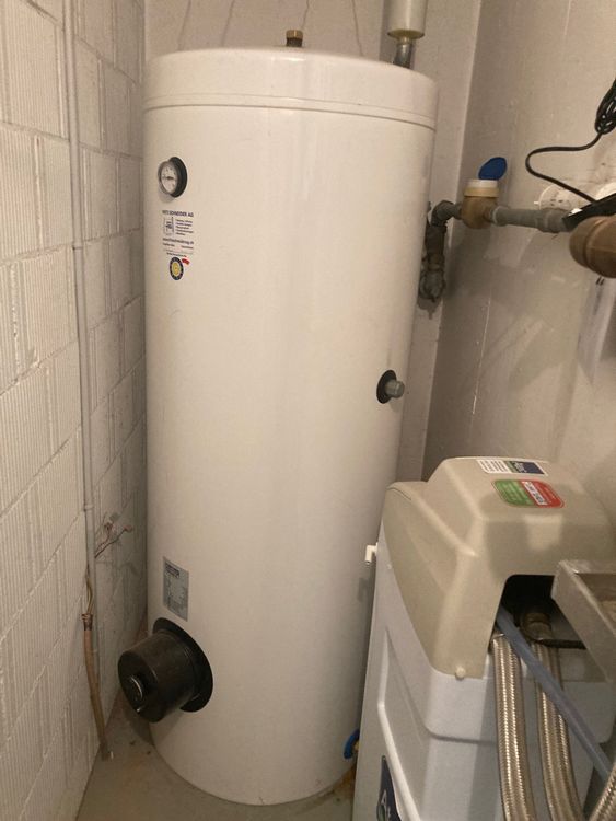 Warm Wasserboiler 4 jährig (Gebraucht) in Bonstetten für CHF 200 – nur Abholung auf Ricardo kaufen