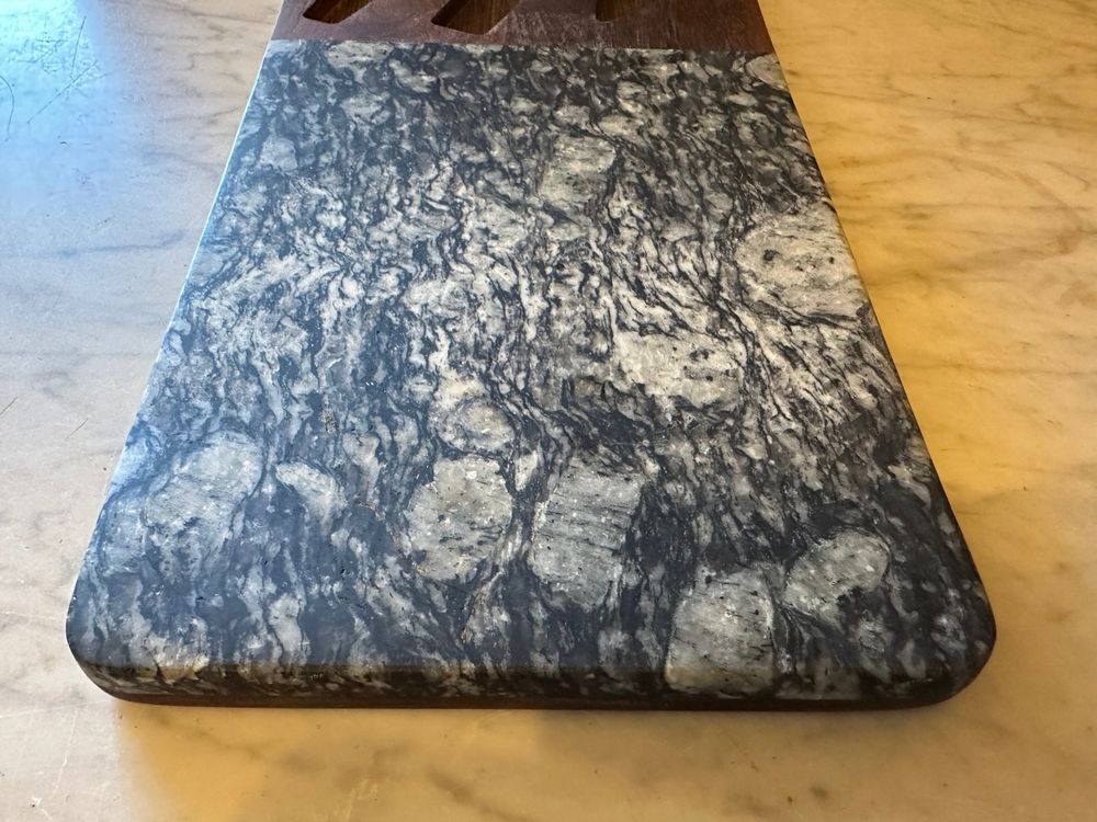 schönes Schneidebrett Marmor schwarz & weiss/ Massivholz (Gebraucht) in ...