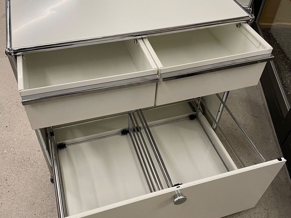 Korpus USM Möbel weiss (Gebraucht) in Zürich für CHF 500 – nur Abholung ...