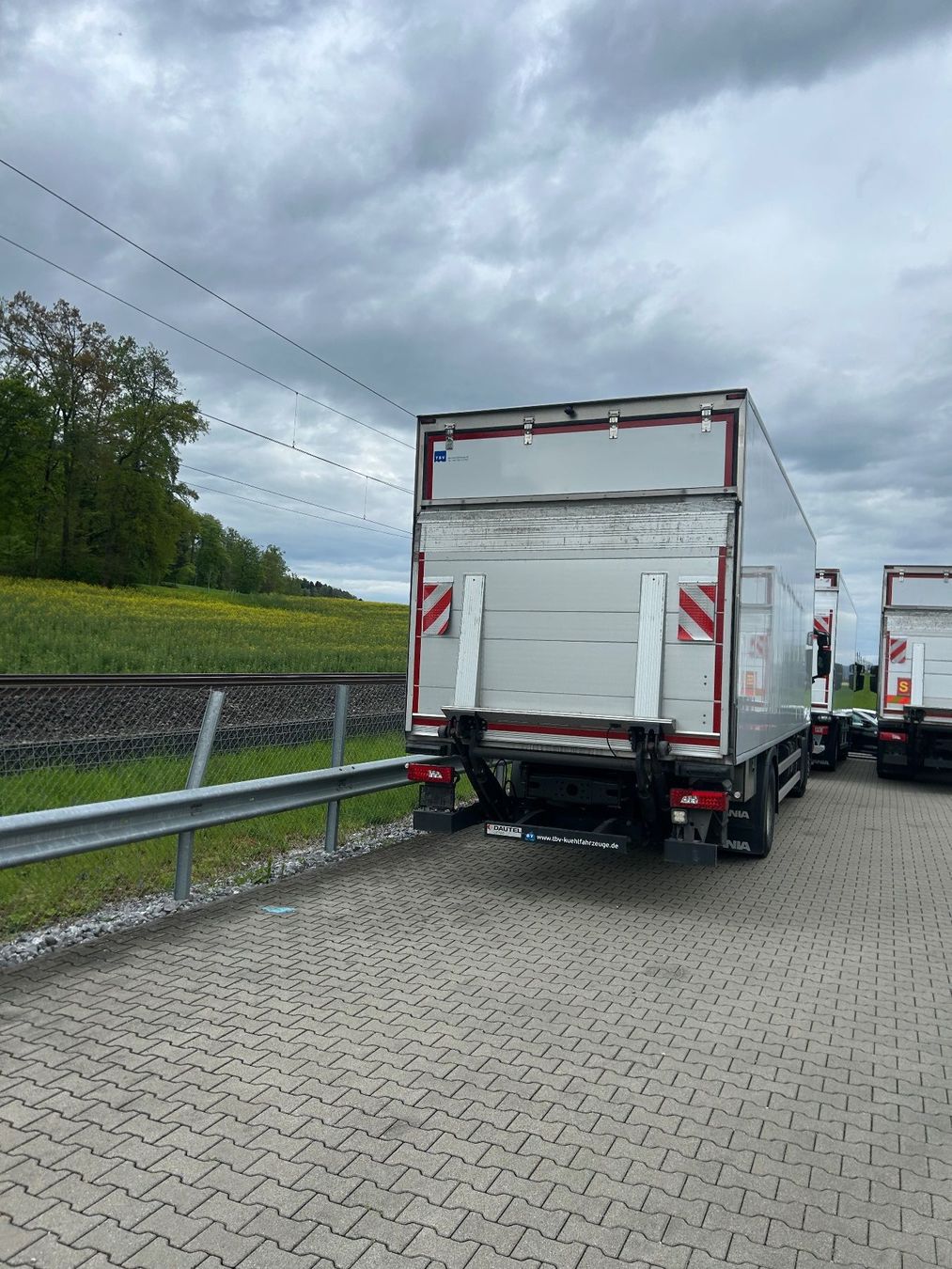 Scania P280 Kastenaufbau/Seitentüren und Carrier Kühler (Gebraucht) in Sins für CHF 40000 – nur ...