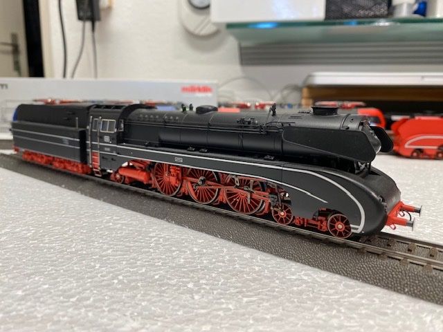 Märklin 37080 Schnellzug-Dampflok BR 10 001, H0-AC-dig.Sound | Kaufen ...